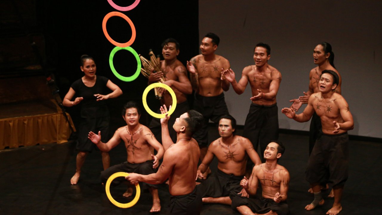 Phare Cambodian Circus - southeastasiajourneys.com